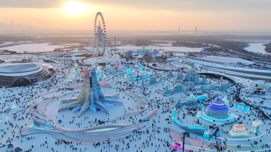 World’s largest ice-and-snow theme park opens on Winter Solstice in Harbin