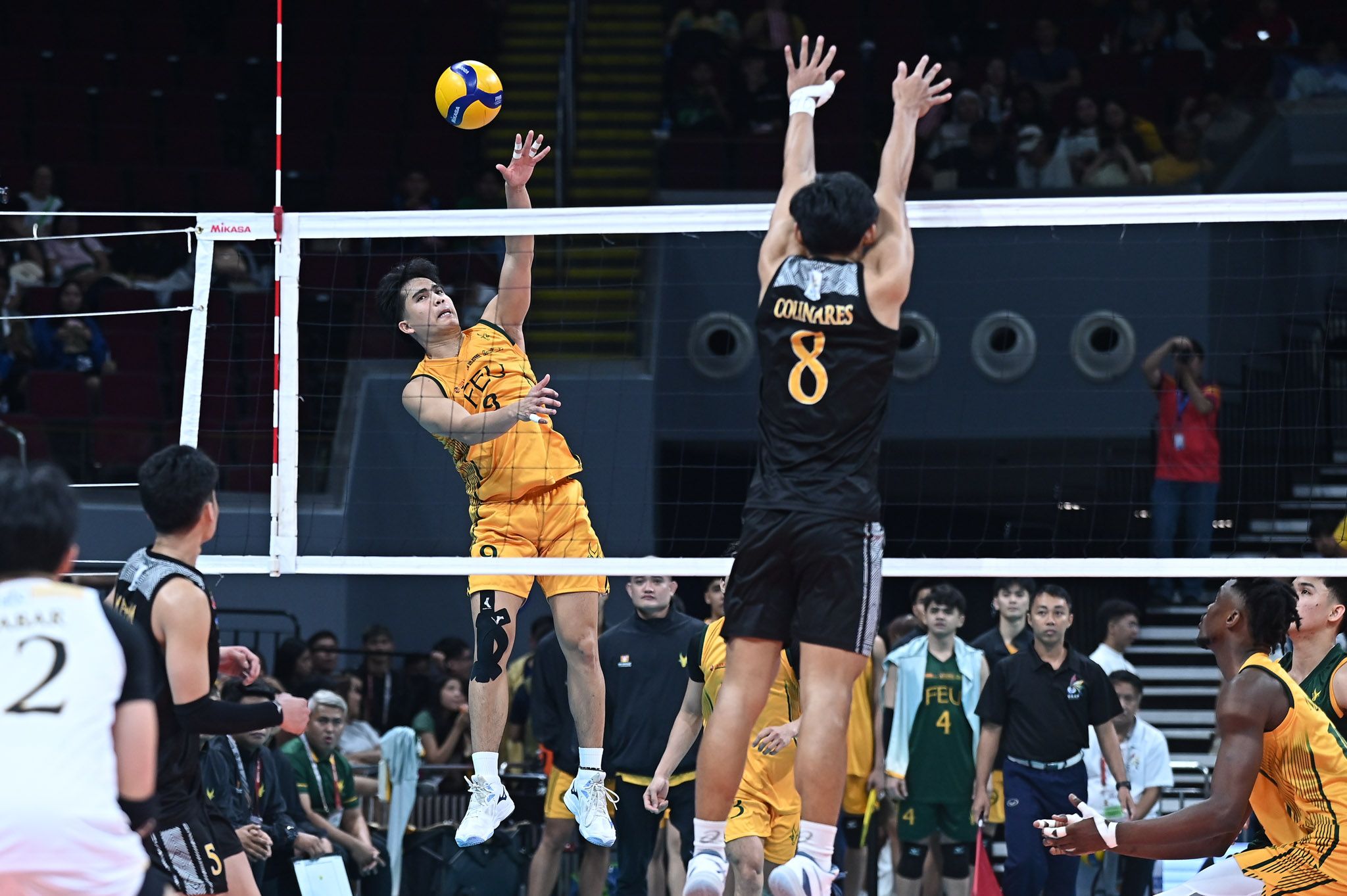 FEU stays unbeaten, sweeps UST to open UAAP second round