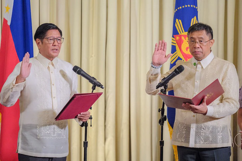 Marcos administers oath of Raul Villanueva
