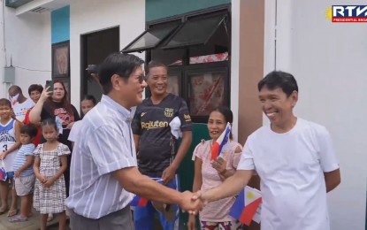 Marcos inaugurates 1,099 housing units for families