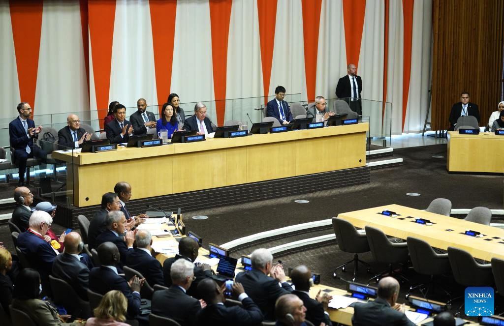 UN hosts summit to press for financial reform