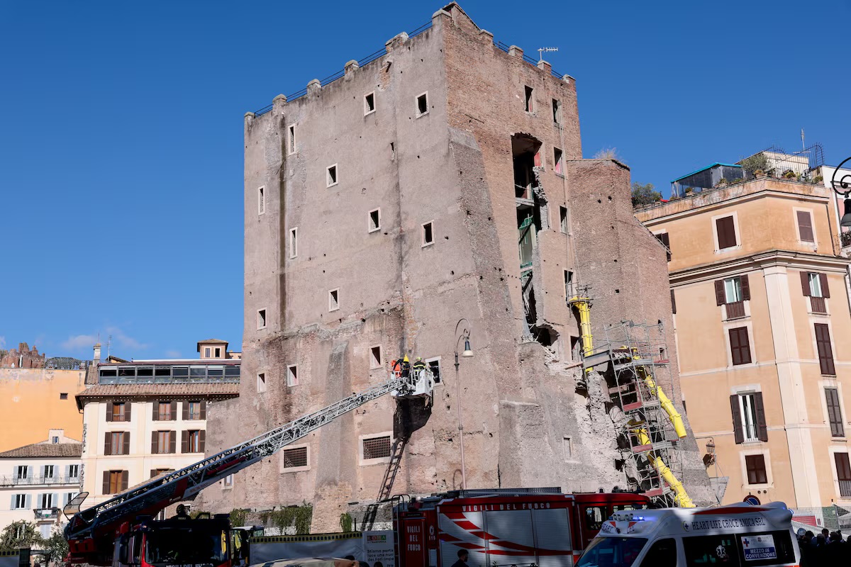 Worker trapped under collapsed medieval tower in Rome dies, media says