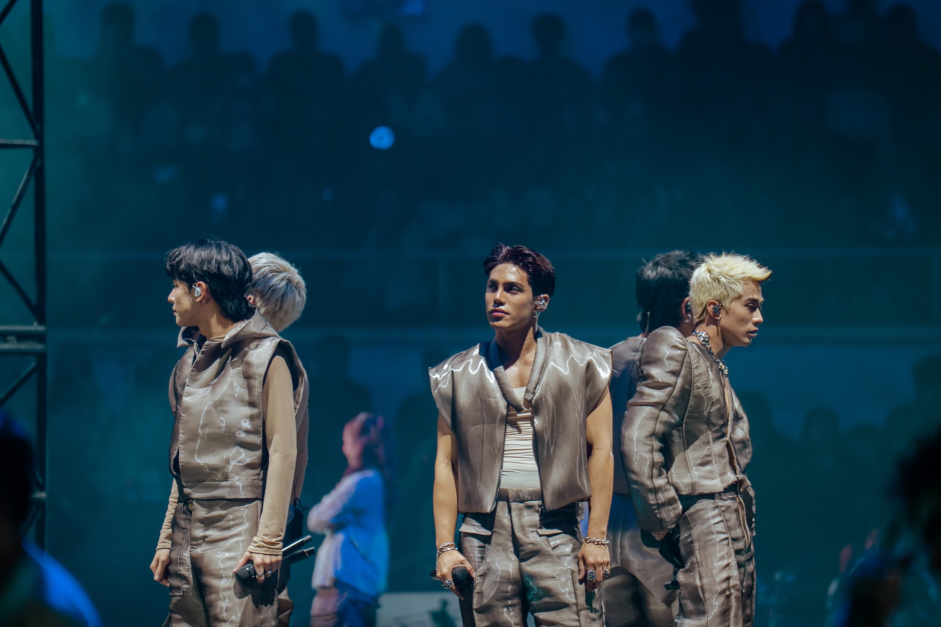 SB19 lights up Fast Zone concert with surprise holiday teaser with GCash
