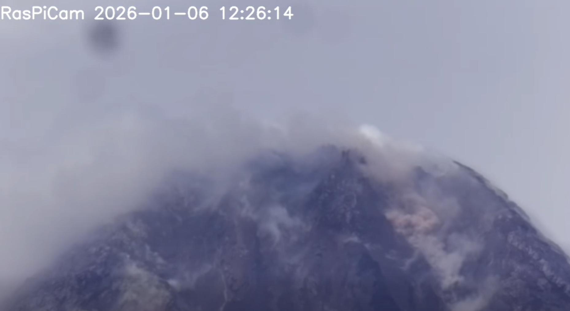 PHIVOLCS: Mayon Volcano now at Alert Level 3 as lava dome collapses