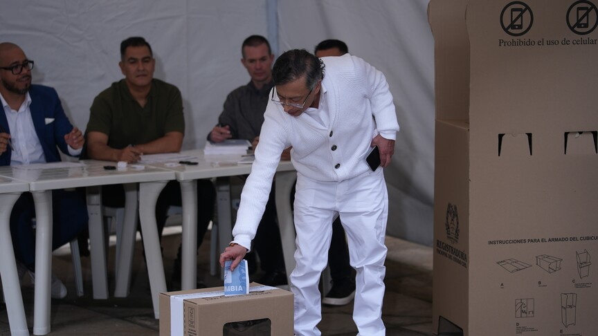 Polls close in Colombia as nation awaits first-round election results
